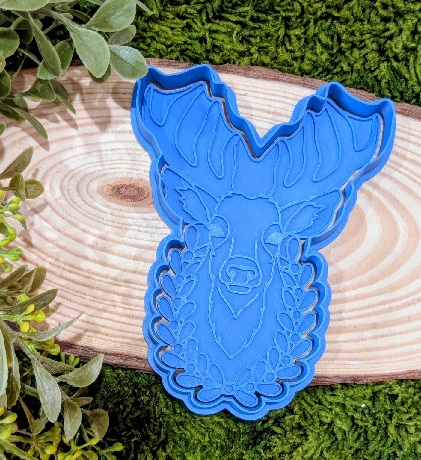 Stag Head With Wreath Stamp And Cutter Set - Cutters for Clay